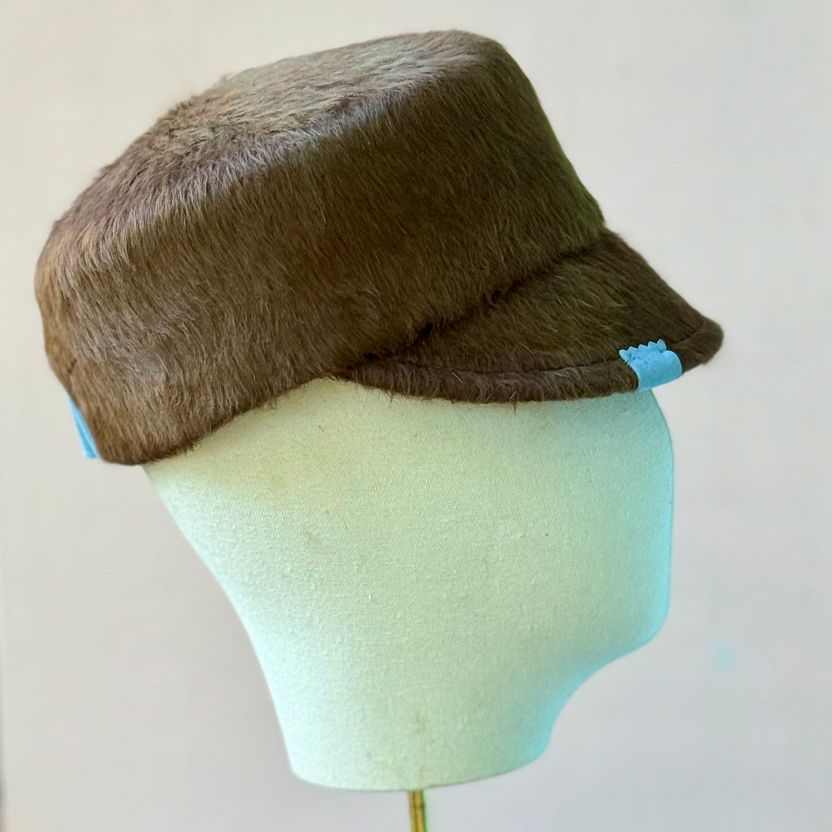 The Baxter Cap in Brandy Longhair Felt – The House of MacGregor